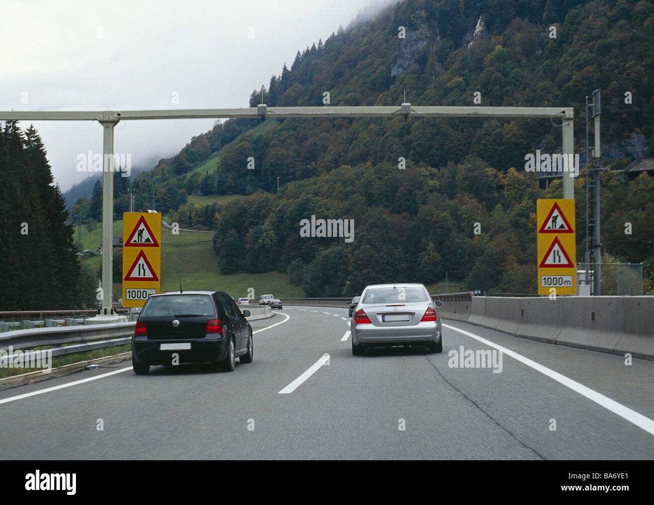 Highway traffic signs building site street-contraction street traffic ...