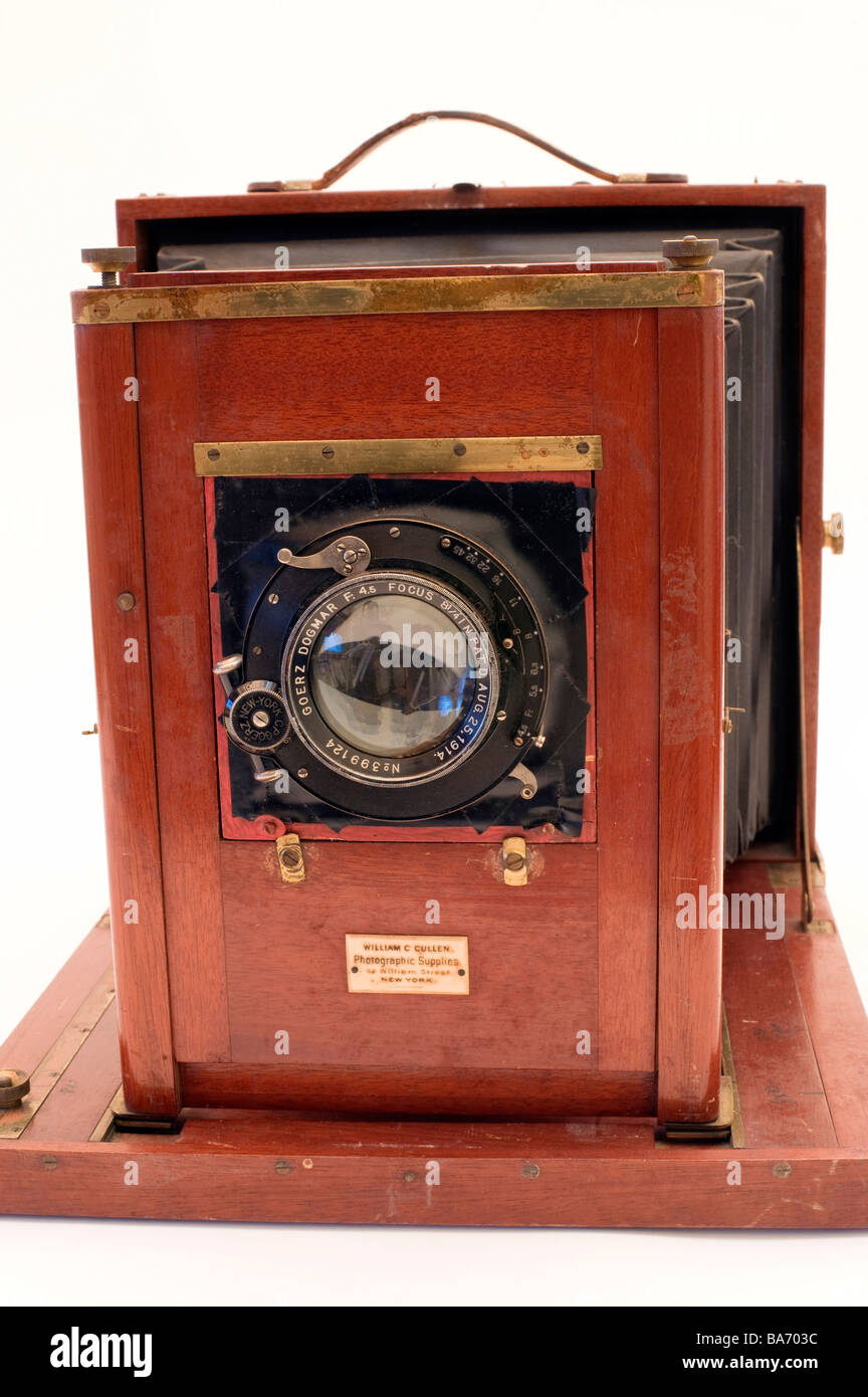 Classic 8x10 field camera on white background Stock Photo - Alamy