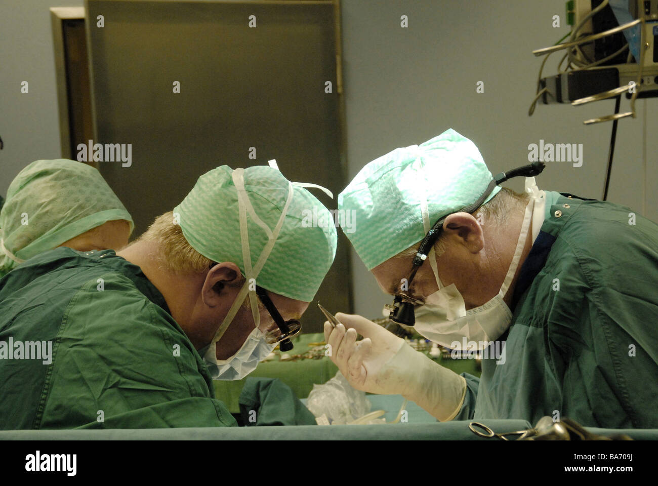 OP-Saal medical-team operation series hospital OP-Team doctors surgeons ...