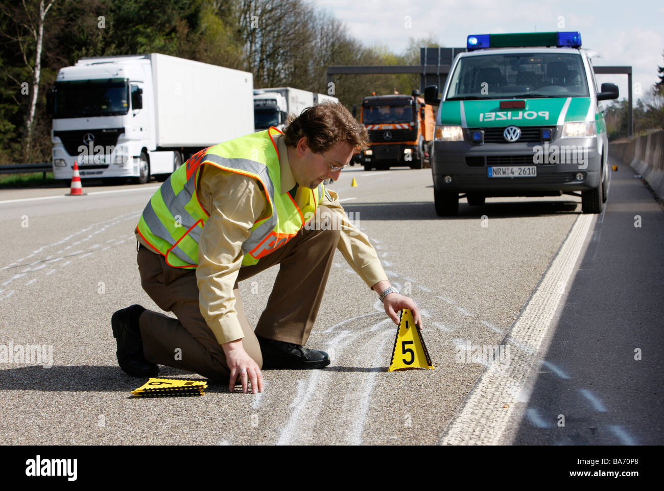 Accident investigation hi-res stock photography and images - Alamy
