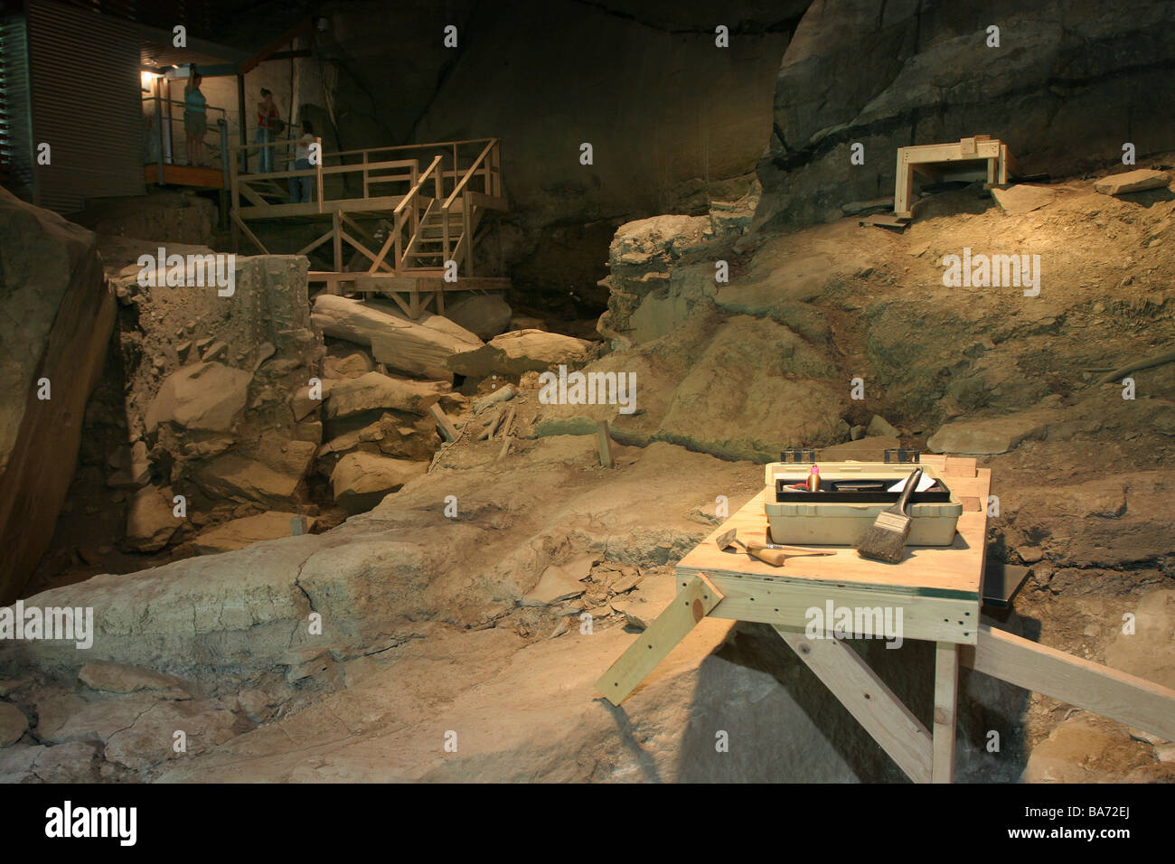 People shelter rock hi-res stock photography and images - Alamy