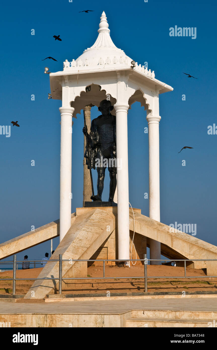 Pondicherry Beach Gandhi Statue High Resolution Stock Photography and ...