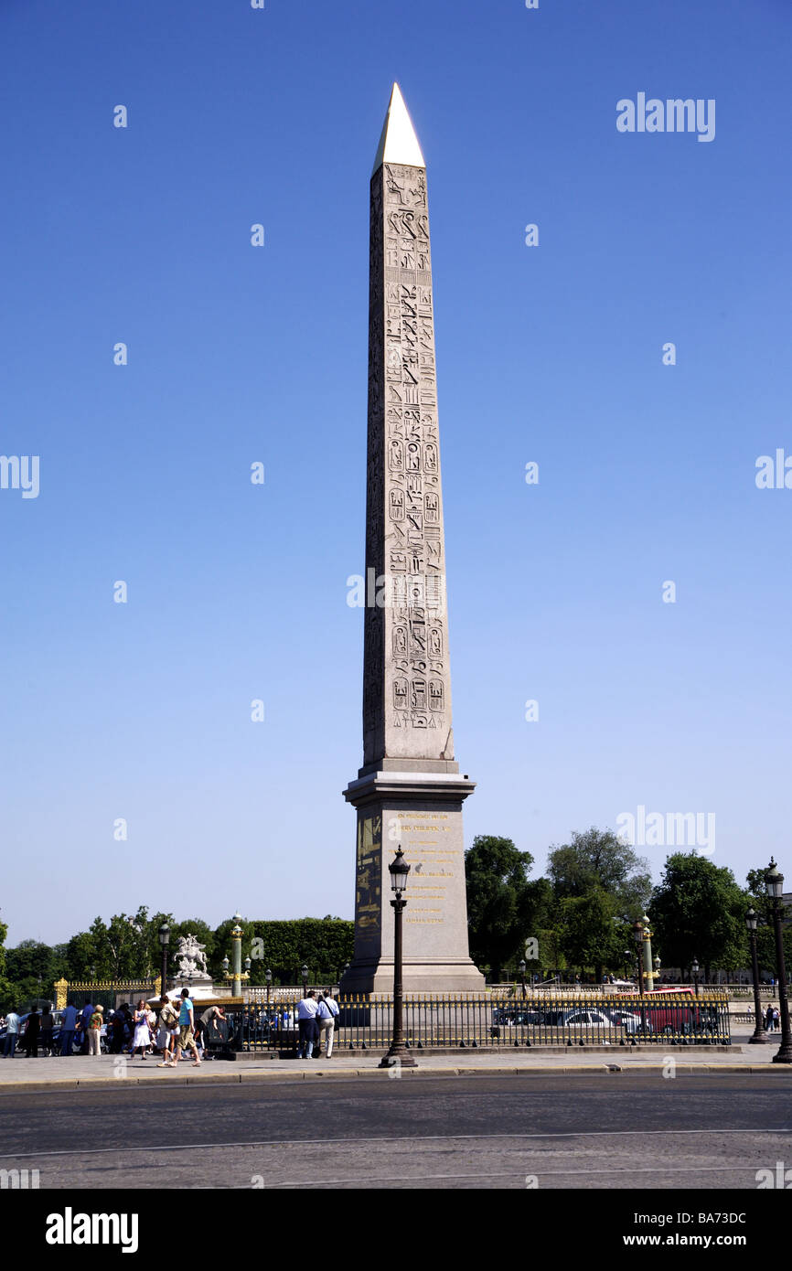 Obelisk of luxor paris hi-res stock photography and images - Alamy