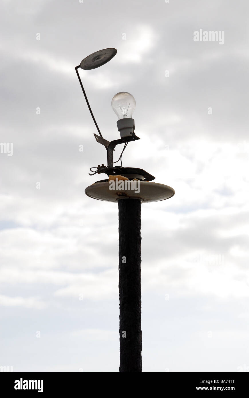 Broken streetlamp hi-res stock photography and images - Alamy