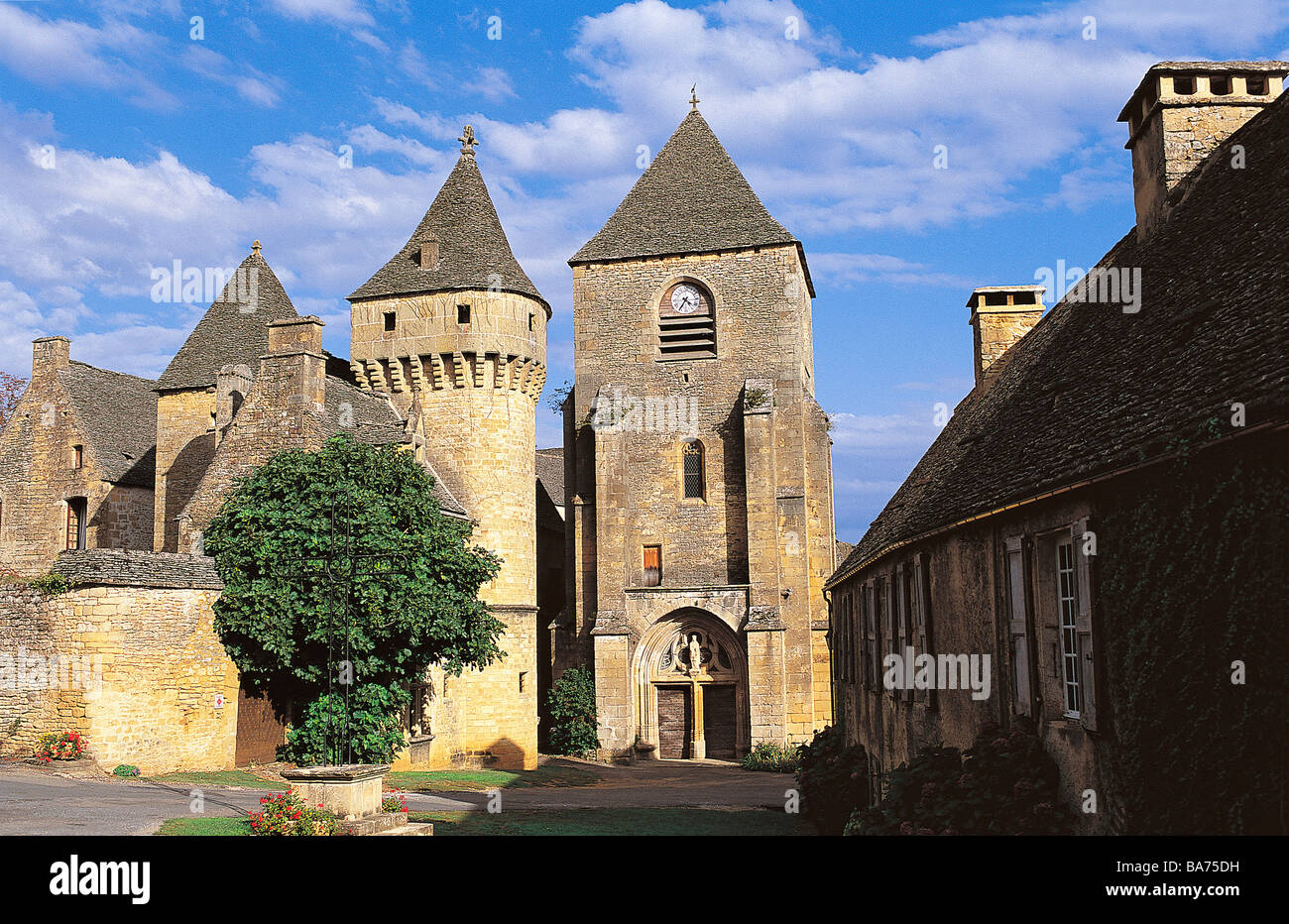 France, Dordogne, Perigord Noir, Saint Genies church and castle Stock ...