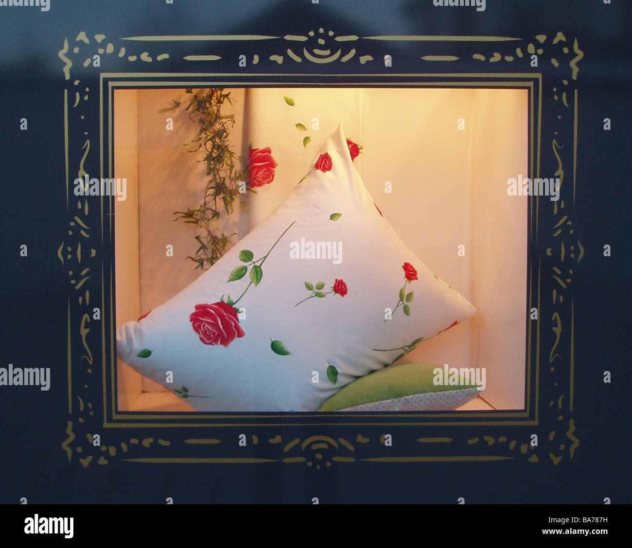 Display windows decoration frameworks pillows bed-linen roses quietly ...