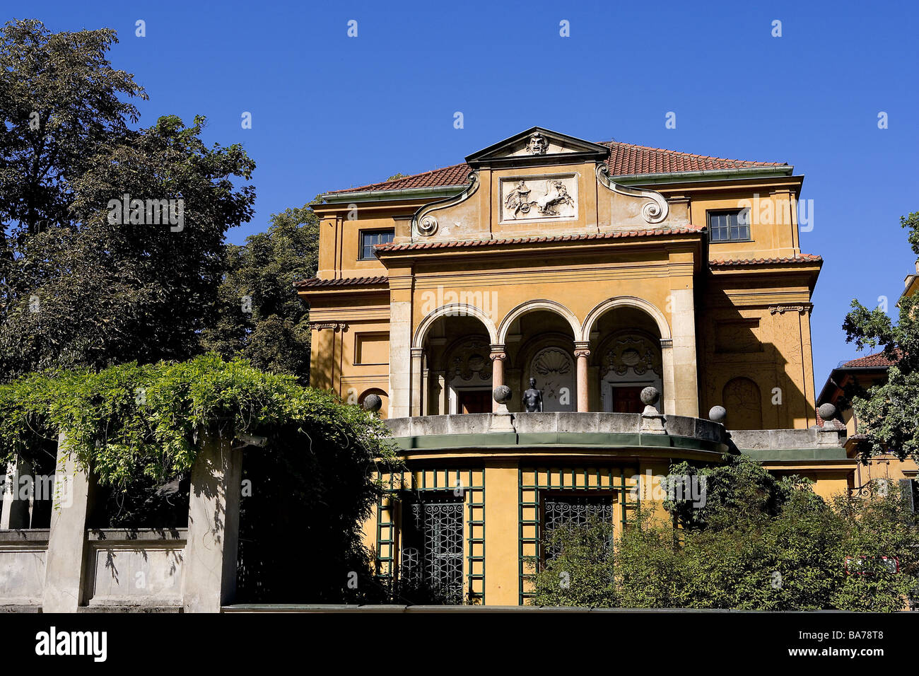 Germany Bavaria Munich Lenbachhaus detail summers waiter-Bavaria ...