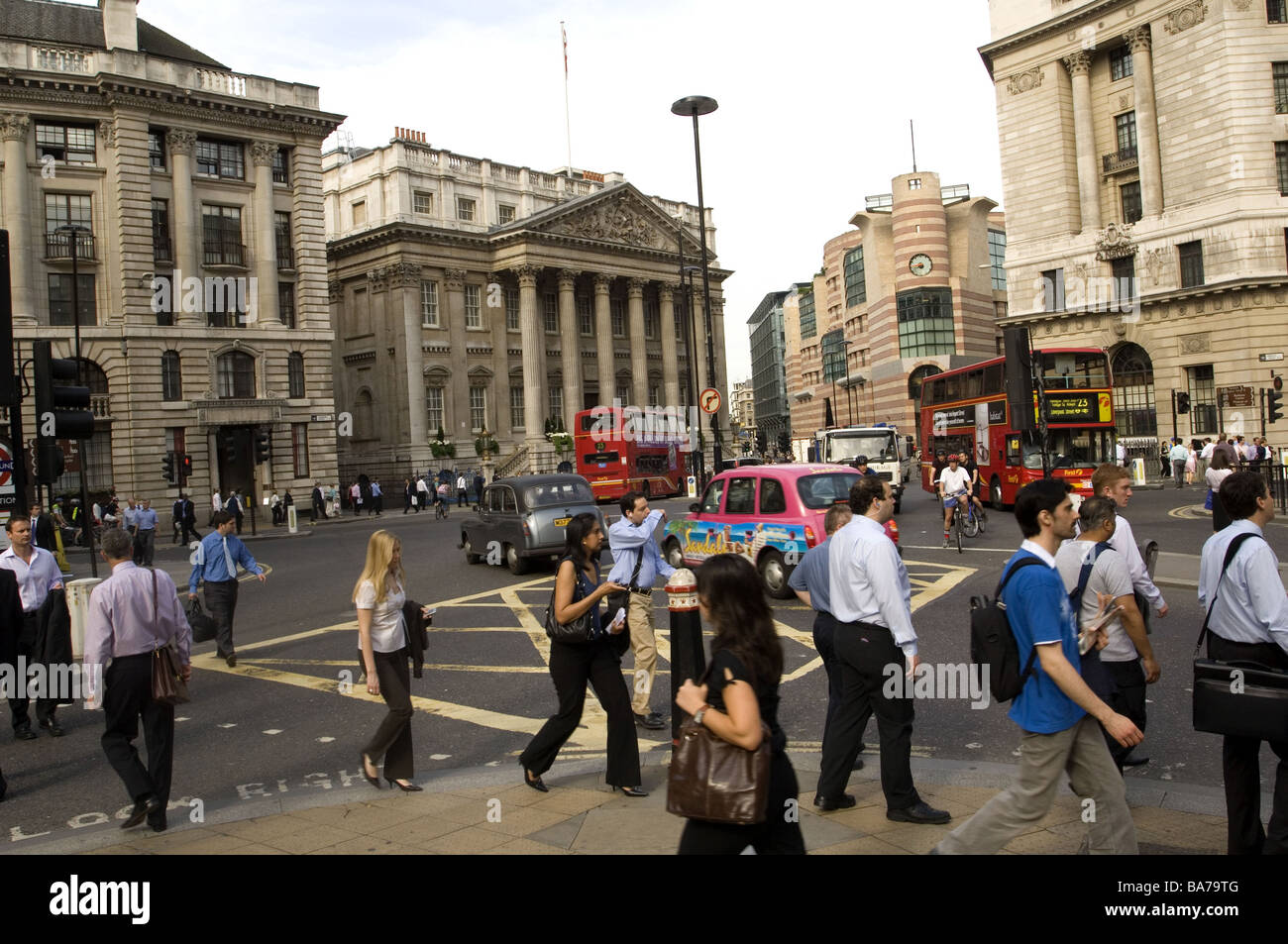 Great Britain England London street-scene Europe city city capital city ...