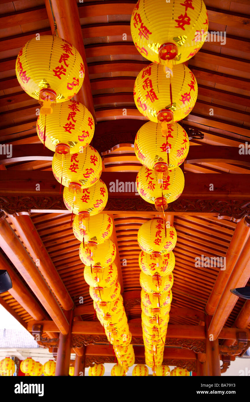 Chinese lanterns hanging from ceiling Stock Photo - Alamy