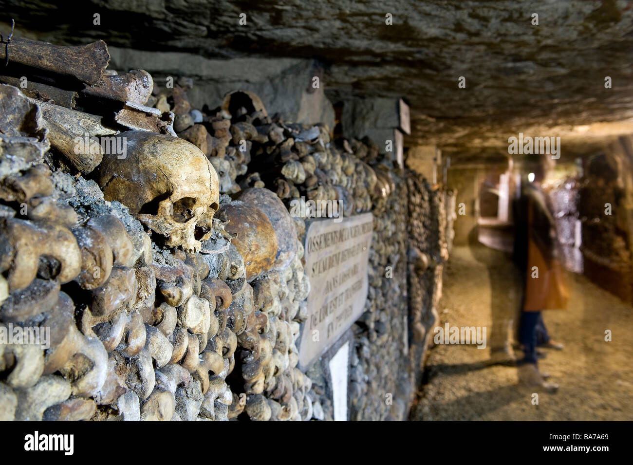 Catacombes de paris hi-res stock photography and images - Alamy