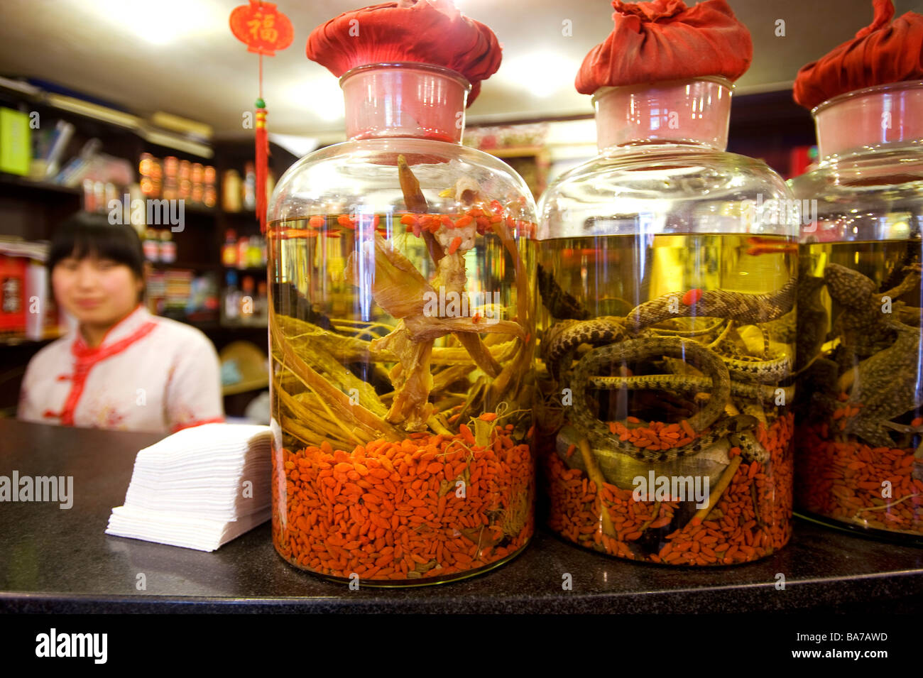 China snake food hi-res stock photography and images - Alamy