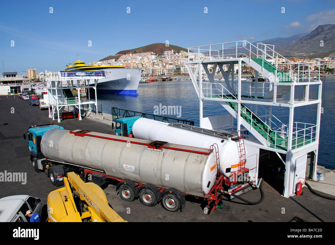 Lorry lorries wide load hi-res stock photography and images - Alamy