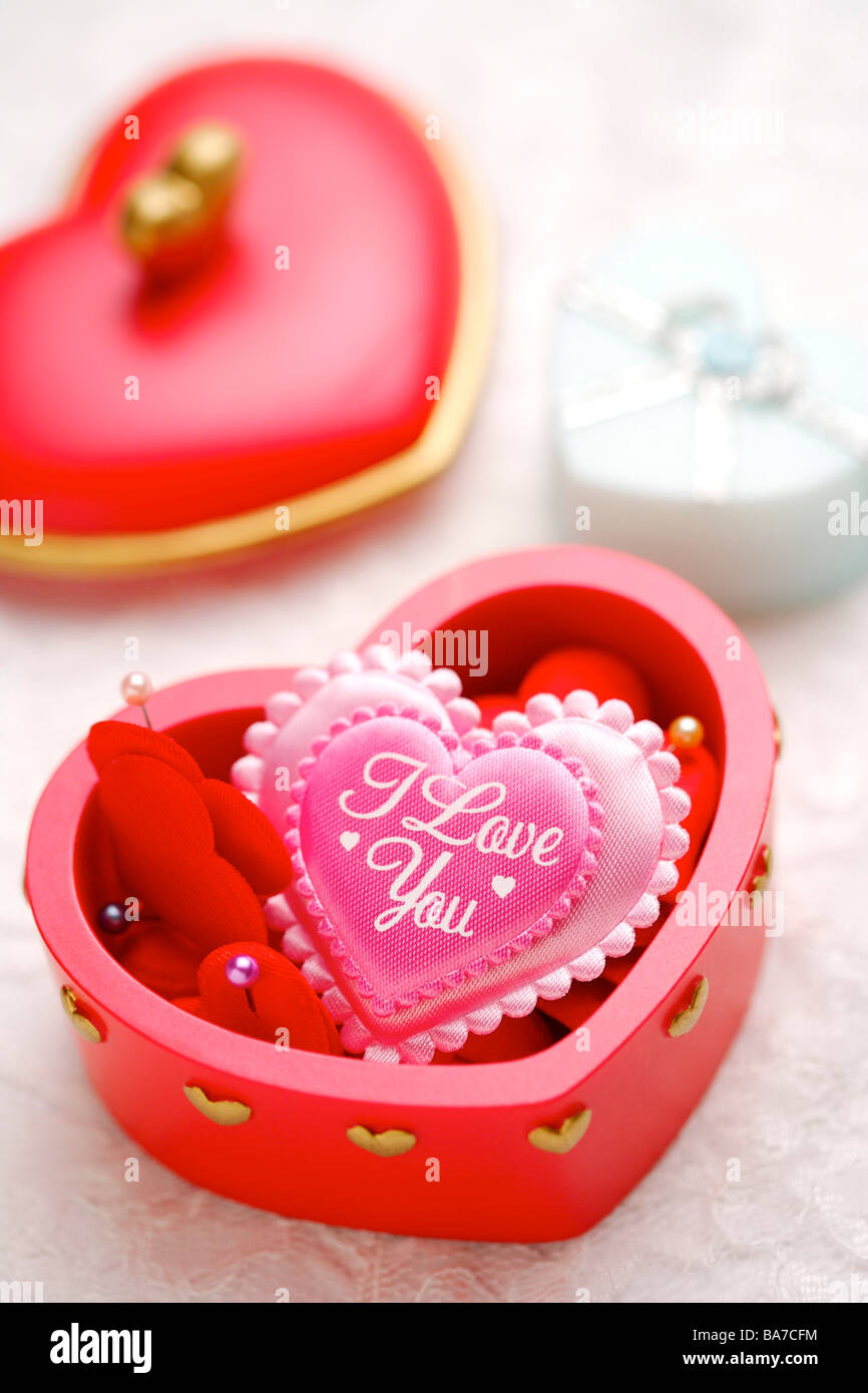 Heart shape in gift box Stock Photo - Alamy