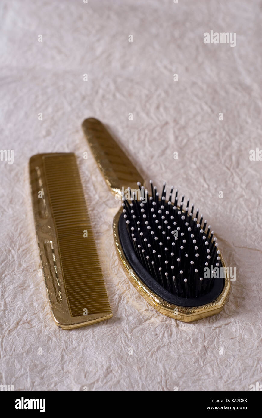 Brush and comb Stock Photo - Alamy