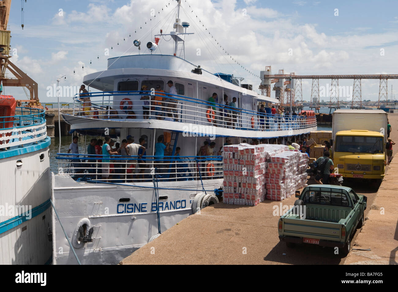 Amazon steamboat hi-res stock photography and images - Alamy