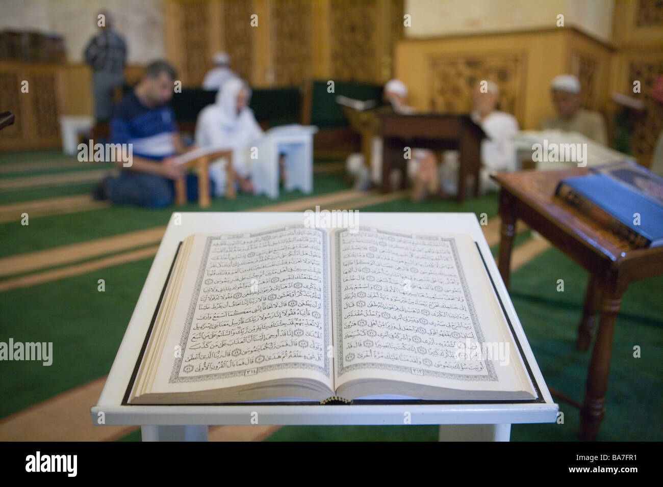 Koran mosque hi-res stock photography and images - Alamy