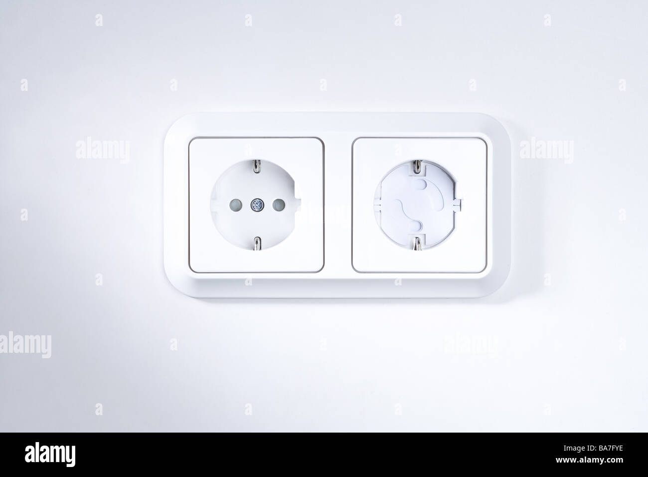 Wall sockets child-protection knows series wall doubles-socket ...