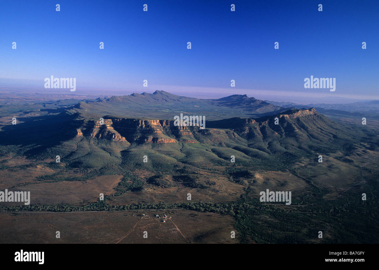 Wilpena pound aerial hi-res stock photography and images - Alamy