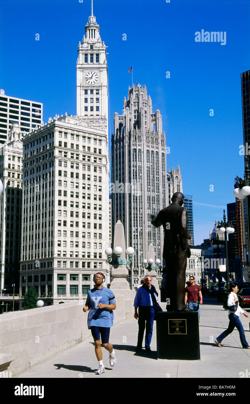 Pedestrians chicago usa pedestrian hi-res stock photography and images ...