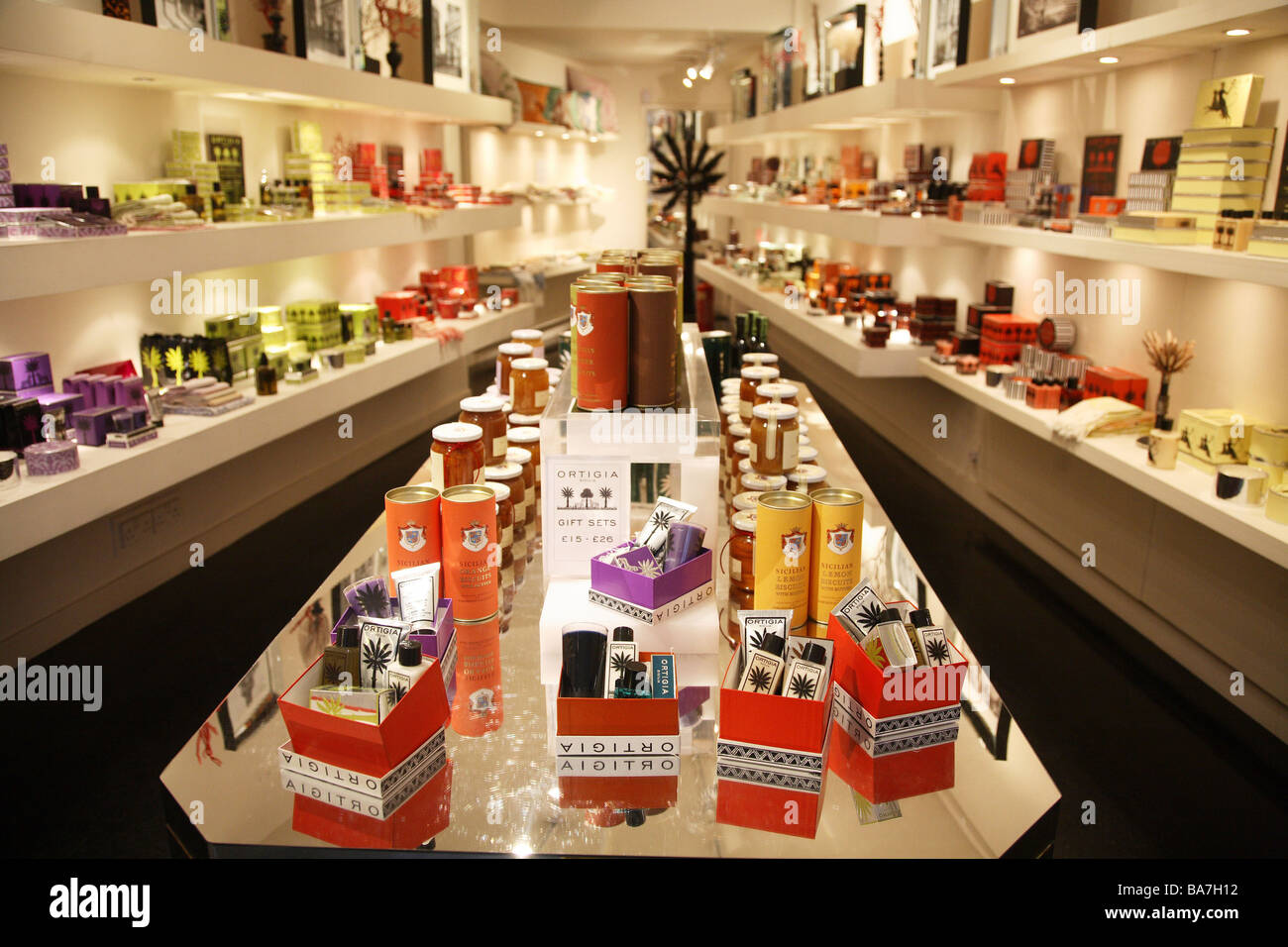 Kings road london shopping hi-res stock photography and images - Alamy