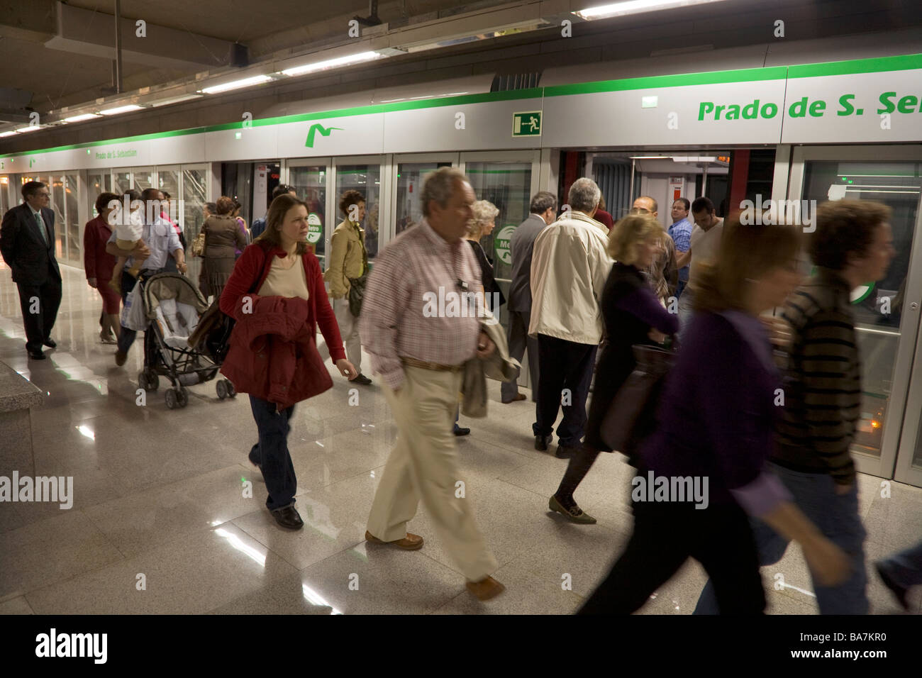 Platform and passengers at Prado de San Sebastian station on the ...