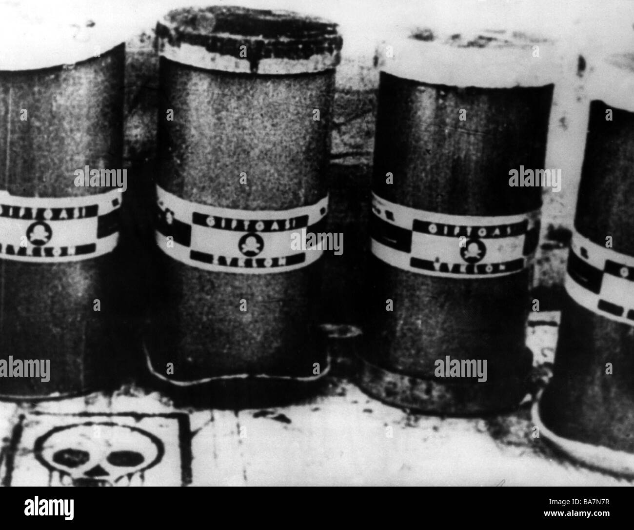 Zyklon b hi-res stock photography and images - Alamy