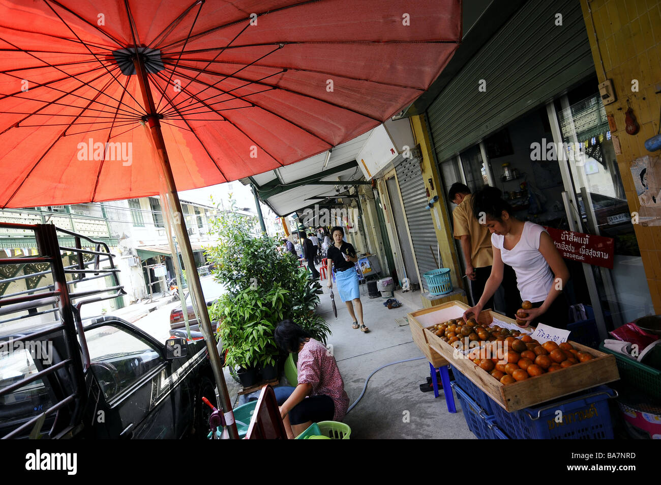 Vegetable vendor hi-res stock photography and images - Alamy