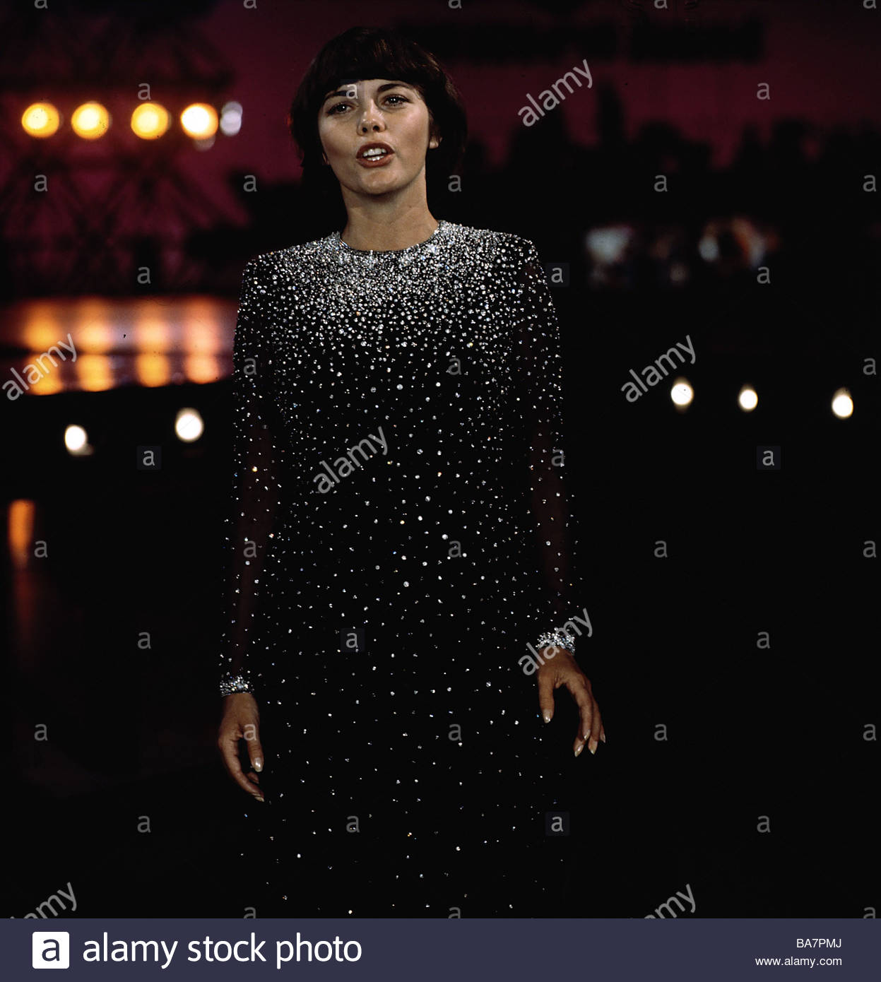 Mireille Mathieu French Singer High Resolution Stock Photography and ...