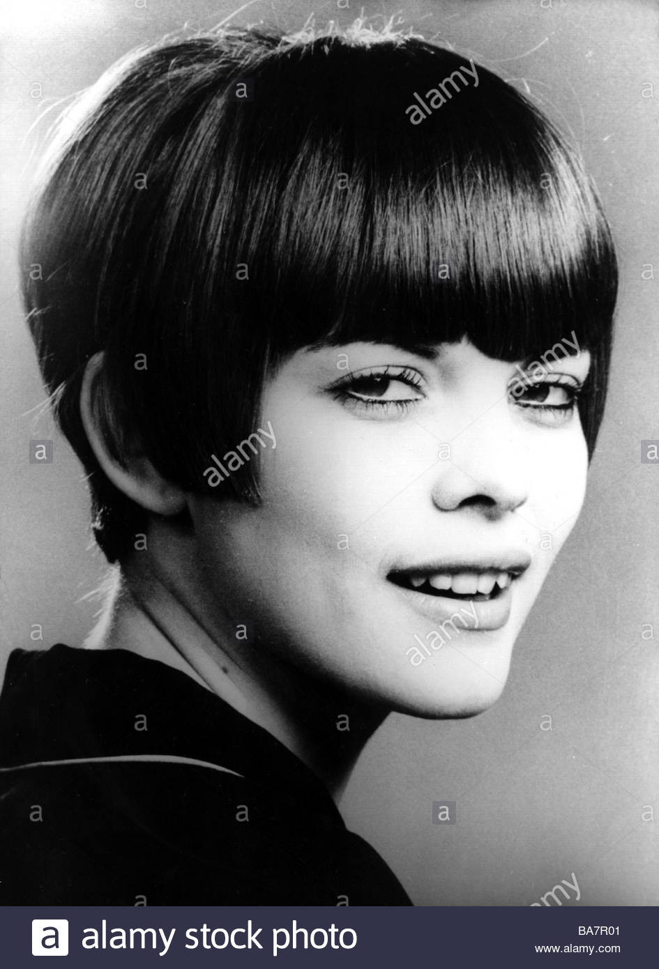Mireille Mathieu Stock Photos & Mireille Mathieu Stock Images - Alamy