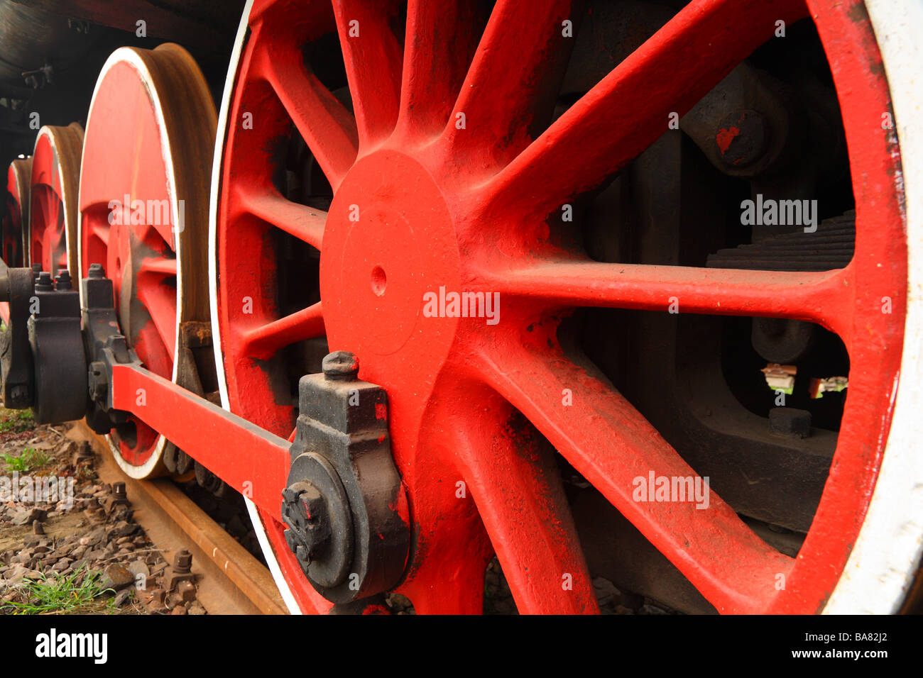 Steam engine steel wheels and propulsion mechanism Stock Photo - Alamy