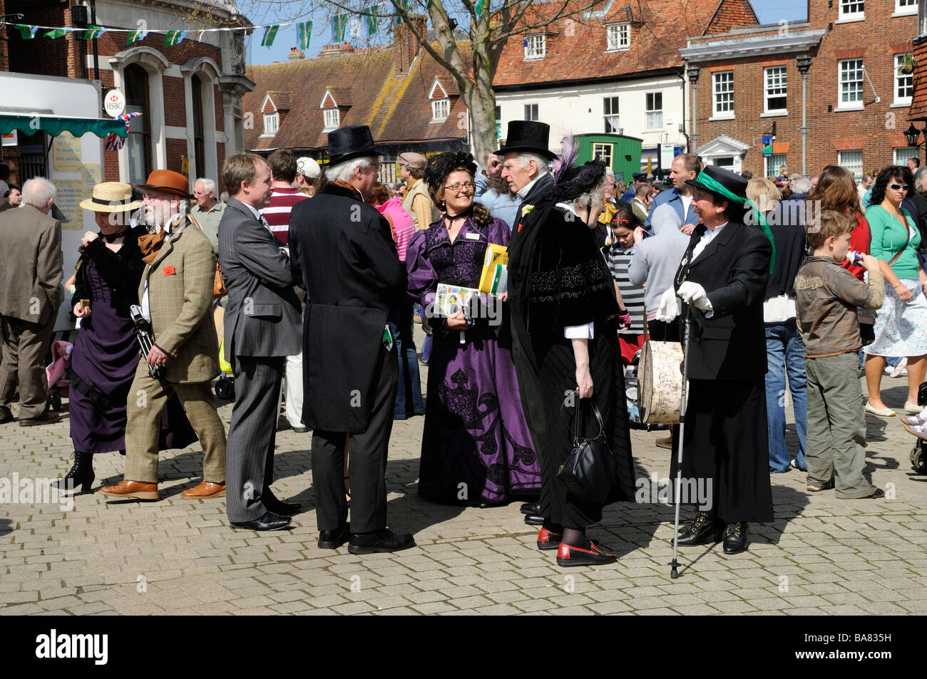 Adults crowd dressed period costume hi-res stock photography and images ...