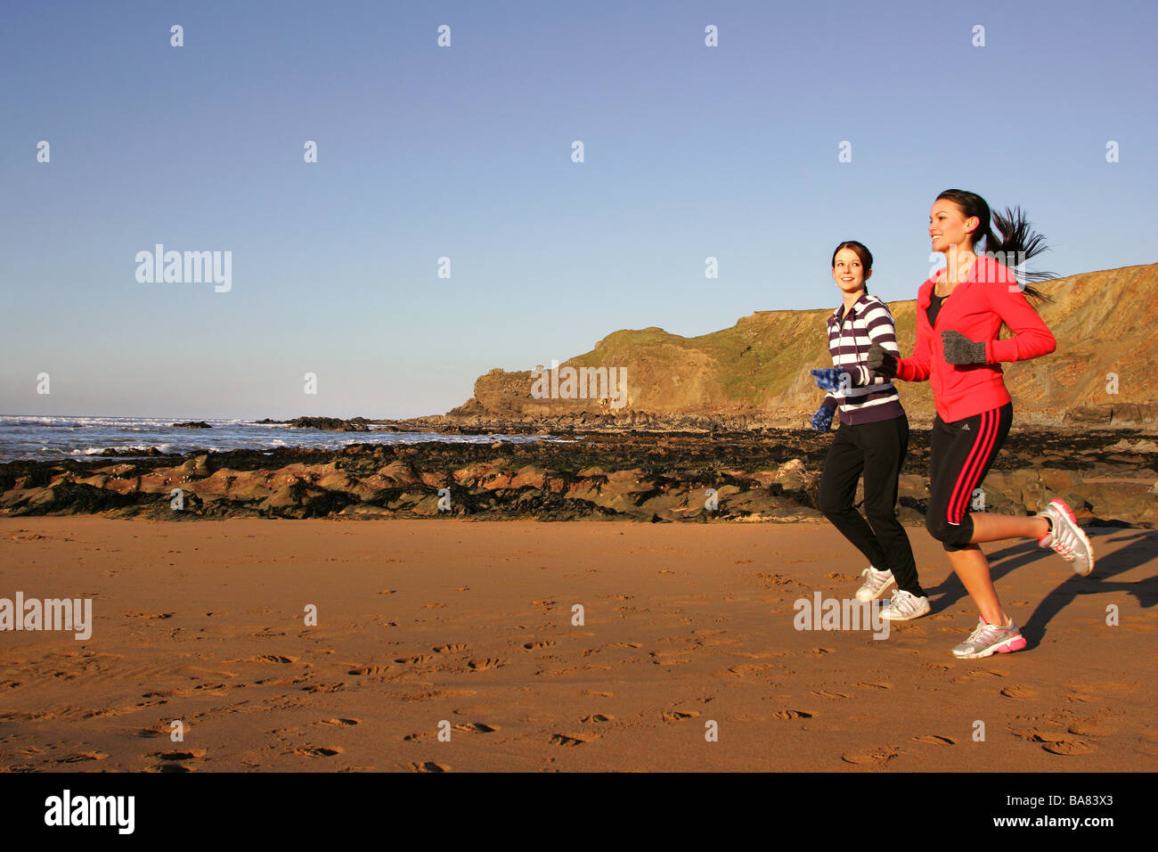 Bude cornwall girls hi-res stock photography and images - Alamy