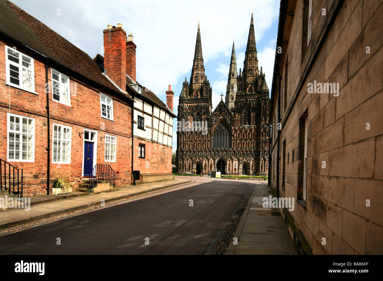 Lichfield cathedral hi-res stock photography and images - Alamy