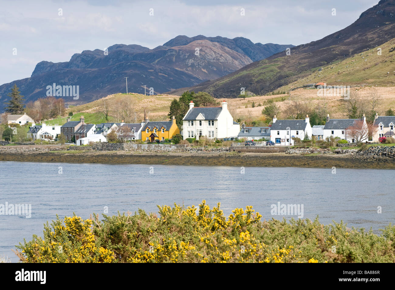 Dornie Village Stock Photos & Dornie Village Stock Images - Alamy
