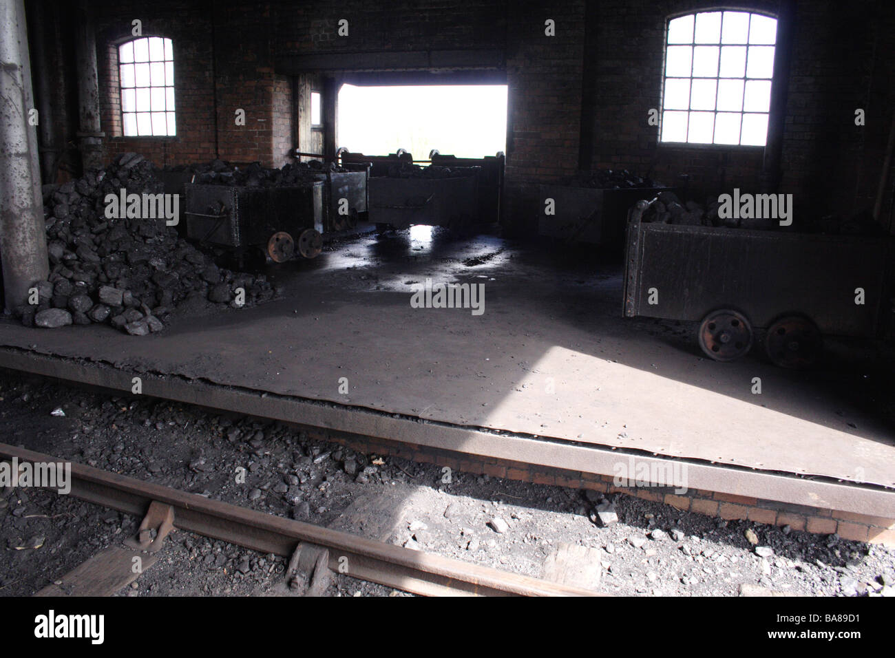 Coaling hi-res stock photography and images - Alamy