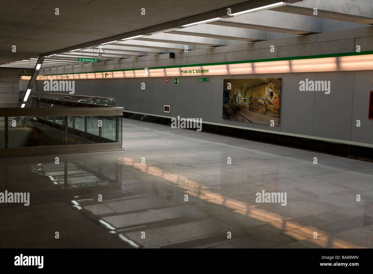 Concourse hall at Prado de San Sebastian station, Seville metro ...