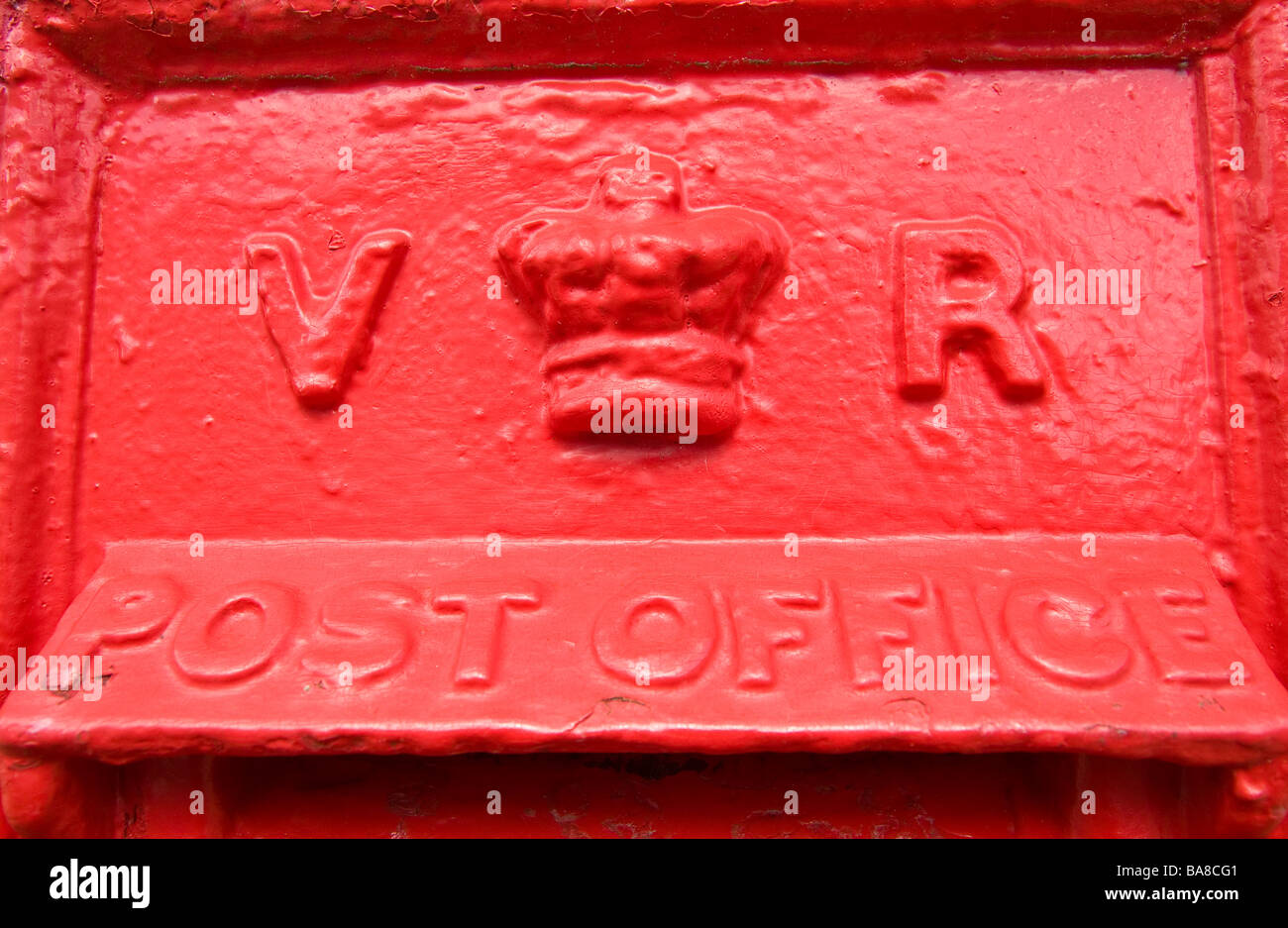 Red victorian post box hi-res stock photography and images - Alamy