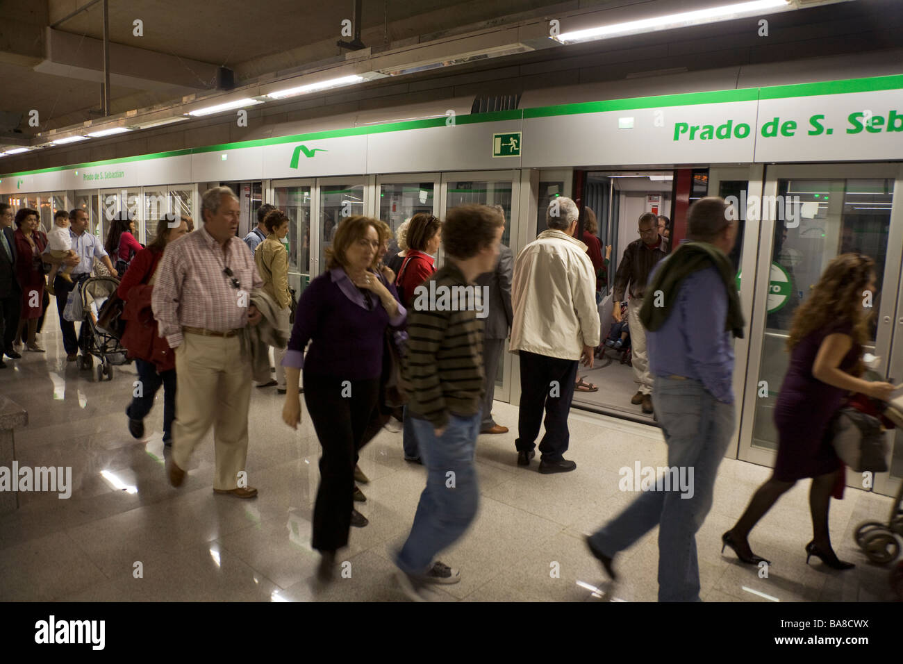 Platform and passengers at Prado de San Sebastian station on the ...