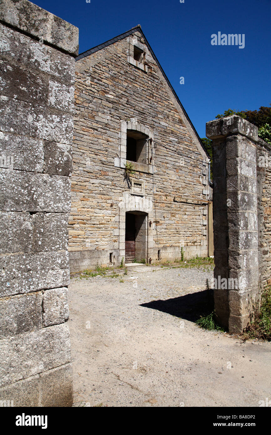 Walled compound hi-res stock photography and images - Alamy