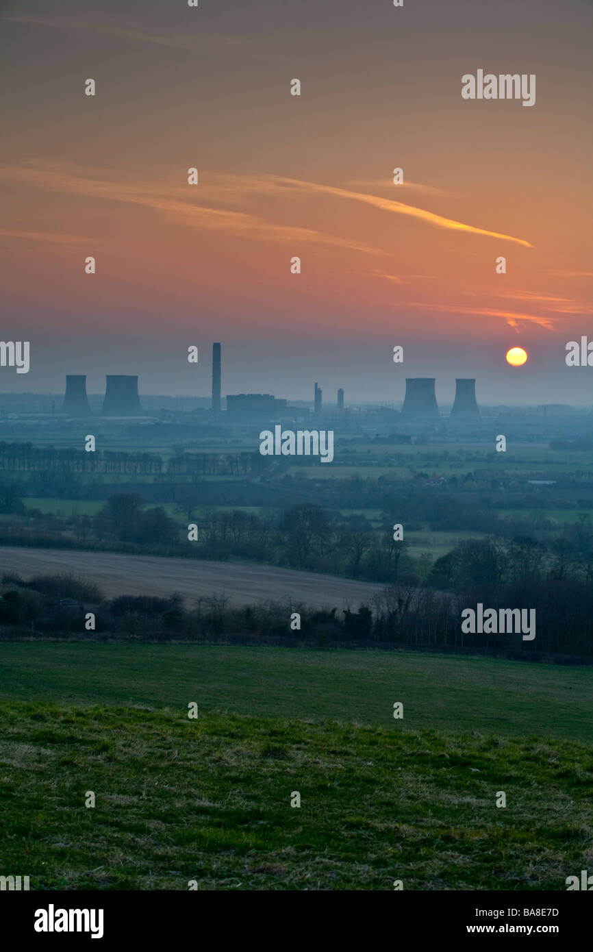 Sunset over Didcot Power Station from Wittenham Clumps Thames Valley ...