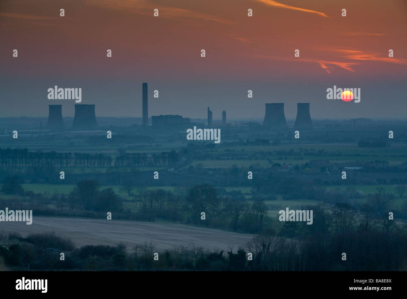 Sunset over Didcot Power Station from Wittenham Clumps Thames Valley ...