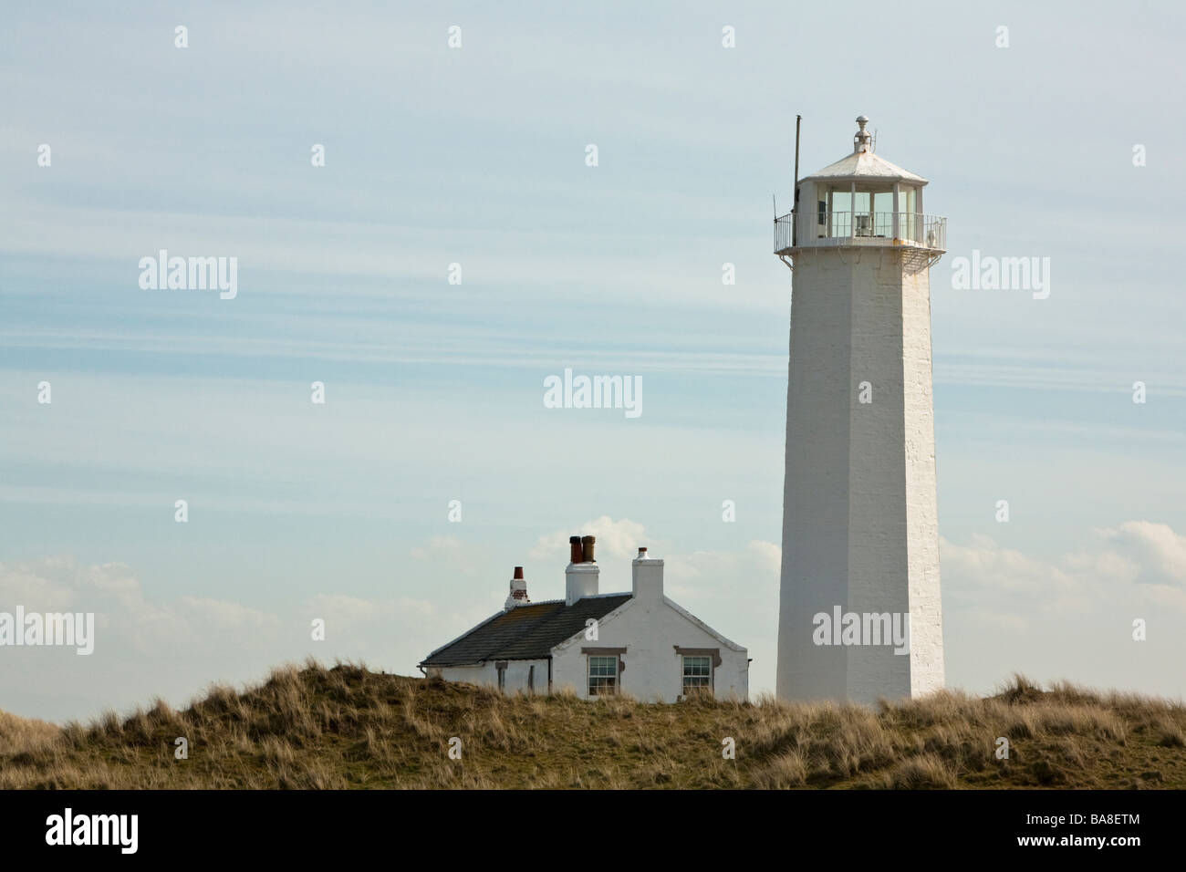 Walney island lighthouse hi-res stock photography and images - Alamy