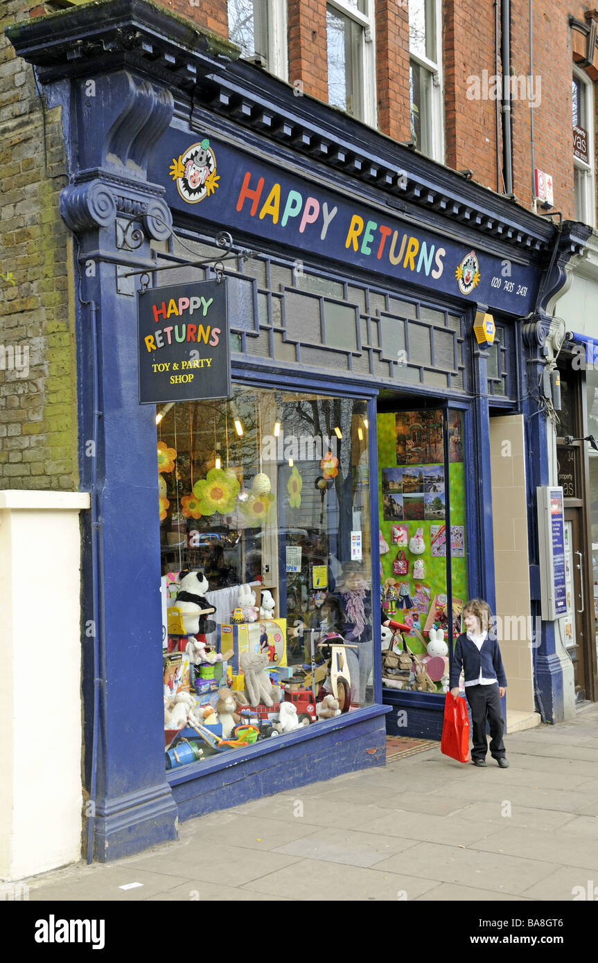 Returns Shop High Resolution Stock Photography and Images - Alamy