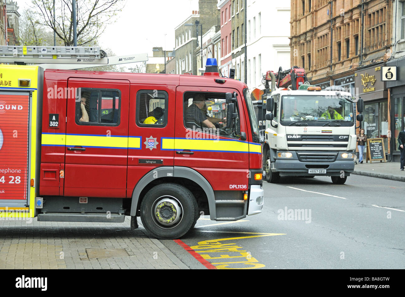 Fire engine uk station hi-res stock photography and images - Alamy