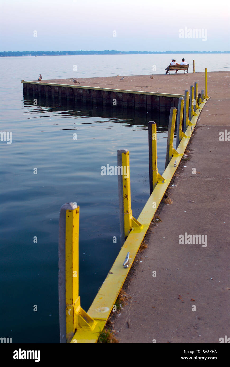 Bench on a dock hi-res stock photography and images - Alamy