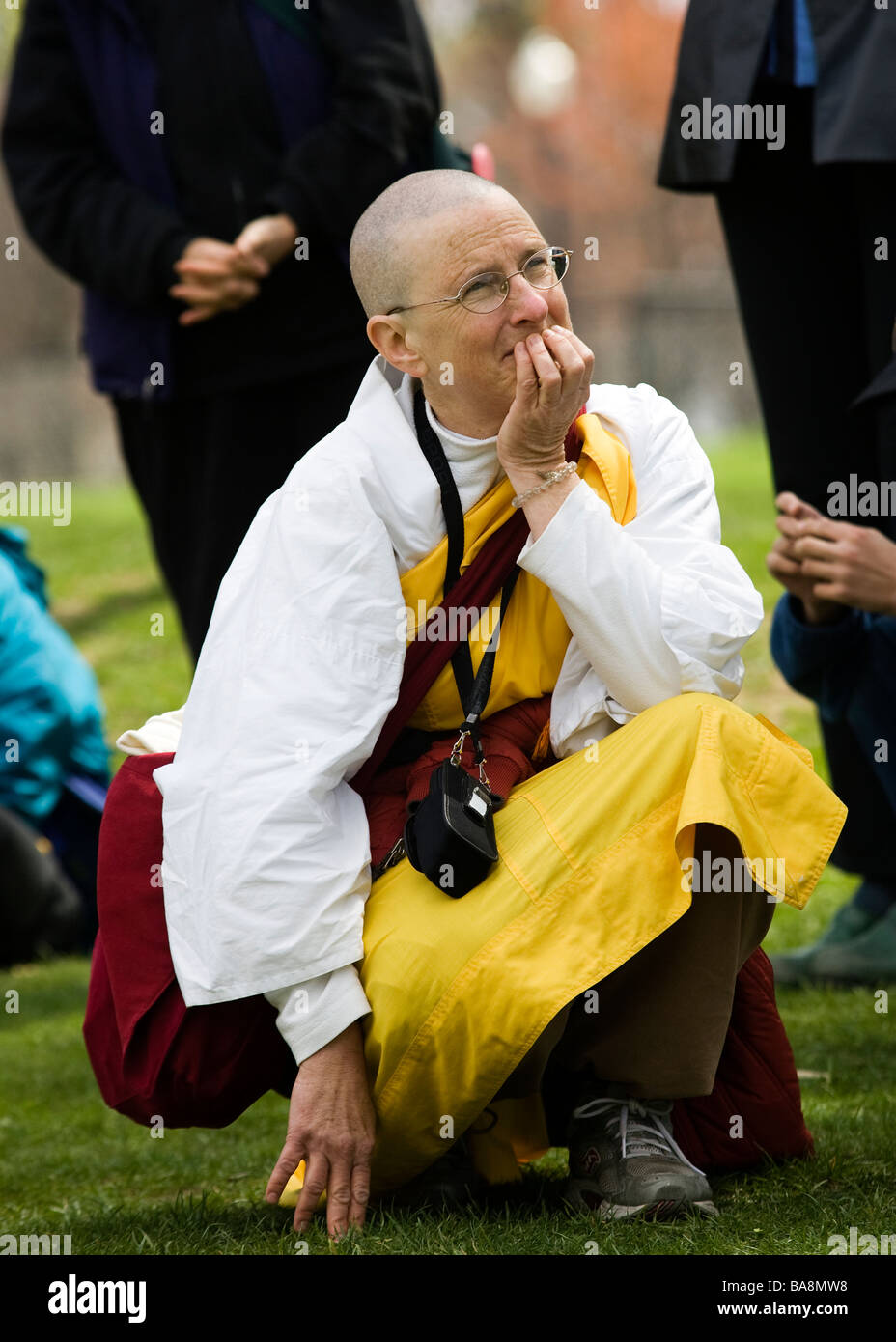 Buddhist monk female hi-res stock photography and images - Alamy