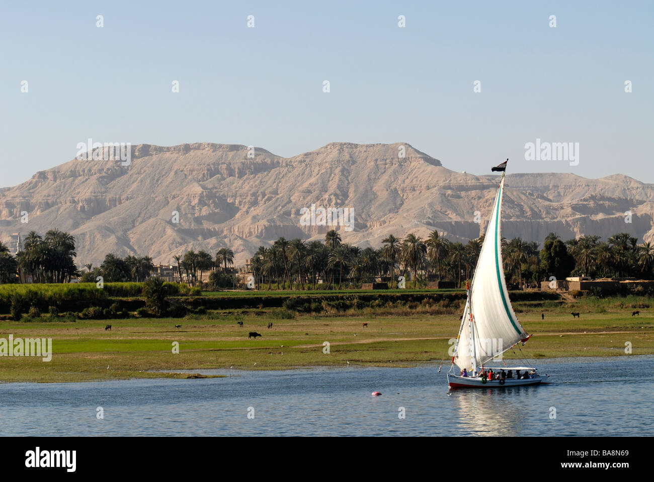 Nile barge hi-res stock photography and images - Alamy