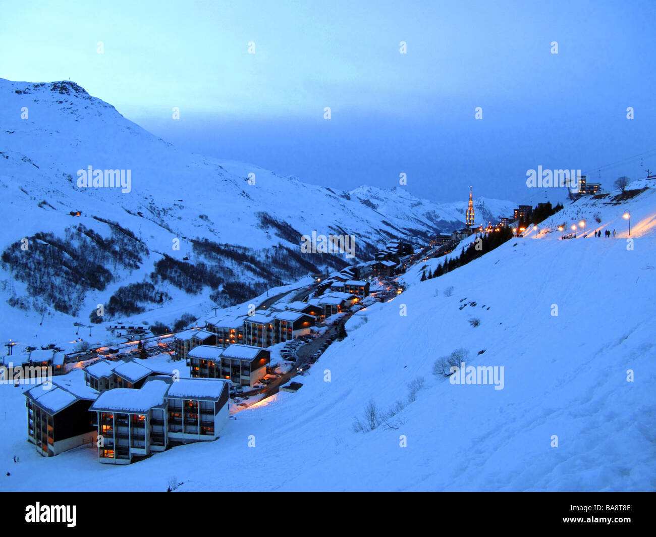 Les menuires architecture hi-res stock photography and images - Alamy