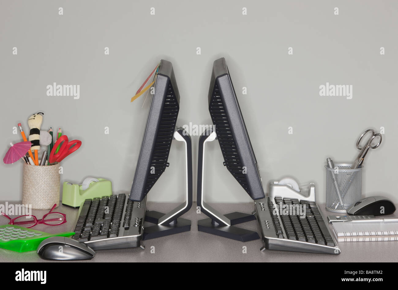 Workstations office hi-res stock photography and images - Alamy