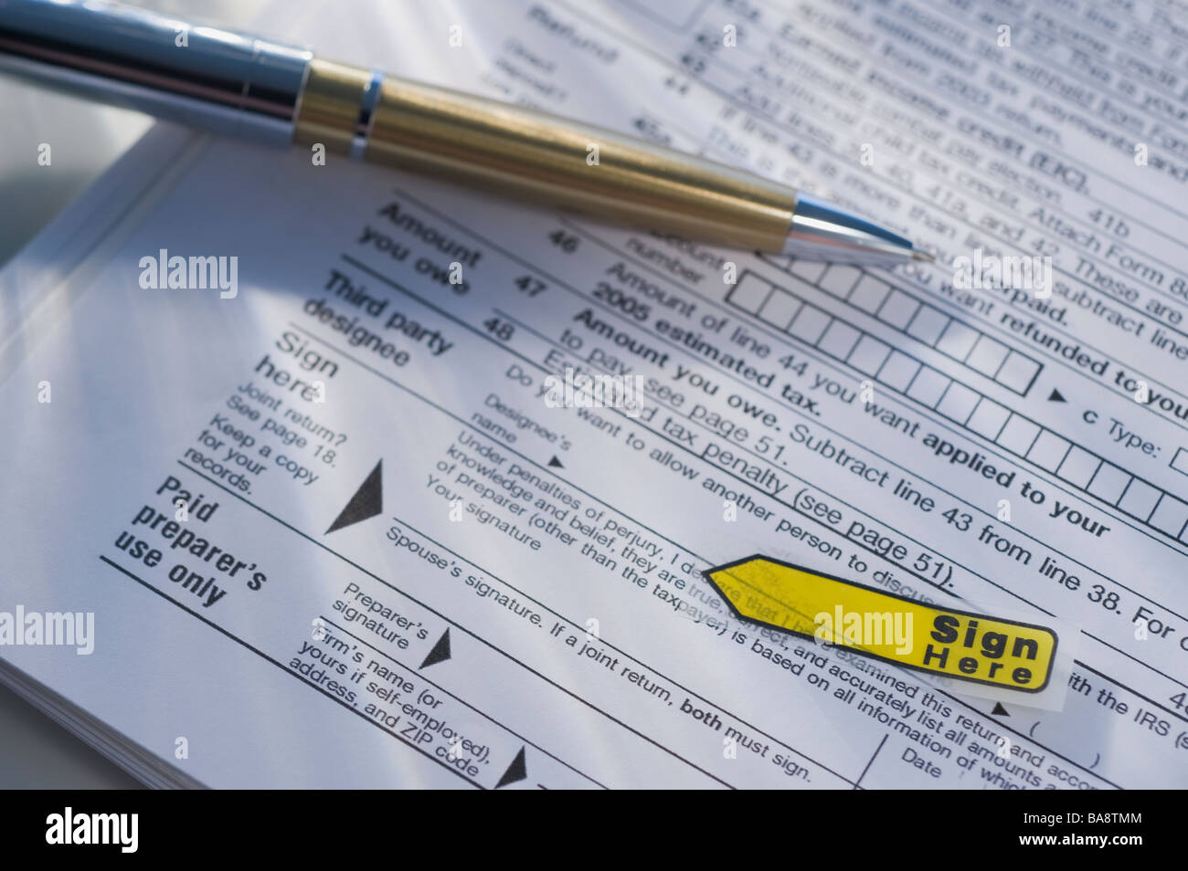 Tax form hi-res stock photography and images - Alamy